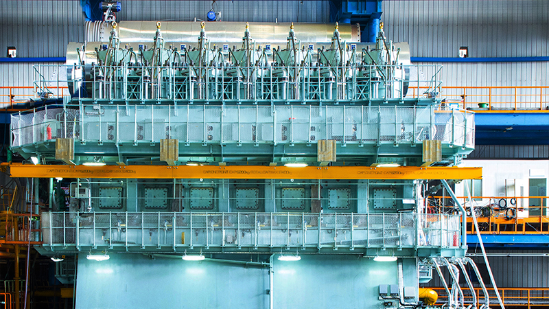 World’s first dual-fuel very large crude carrier delivered - Riviera ...